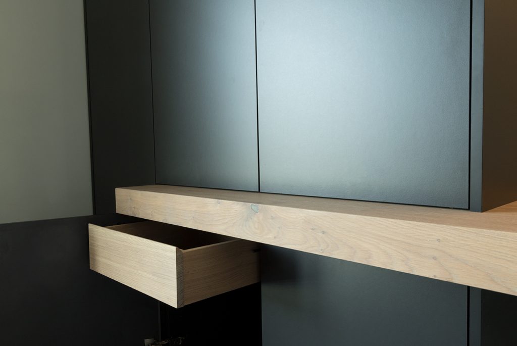 Wandkast met werkplek op maat - Maatwerk Meubels – INHOUT