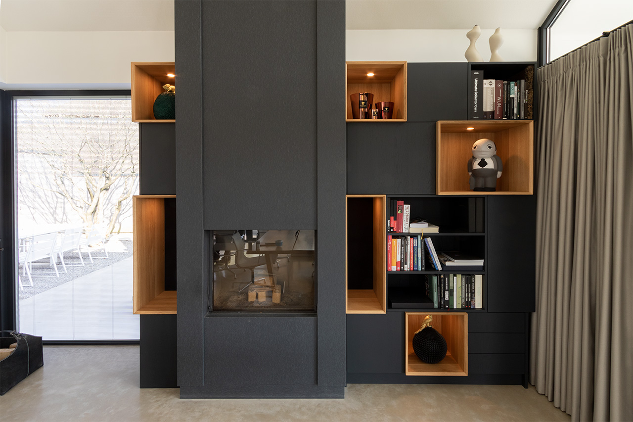 Wandkast om haard op maat - Maatwerk Meubels – INHOUT